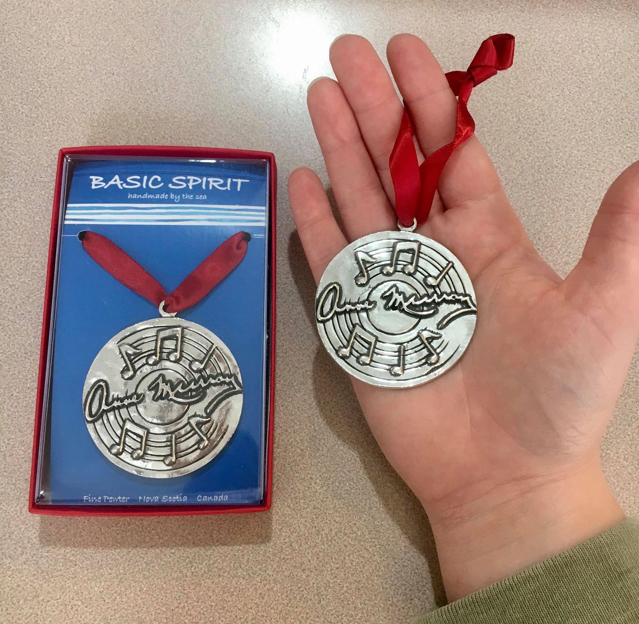 Anne Murray Signature Pewter Record Ornament – Anne Murray Centre